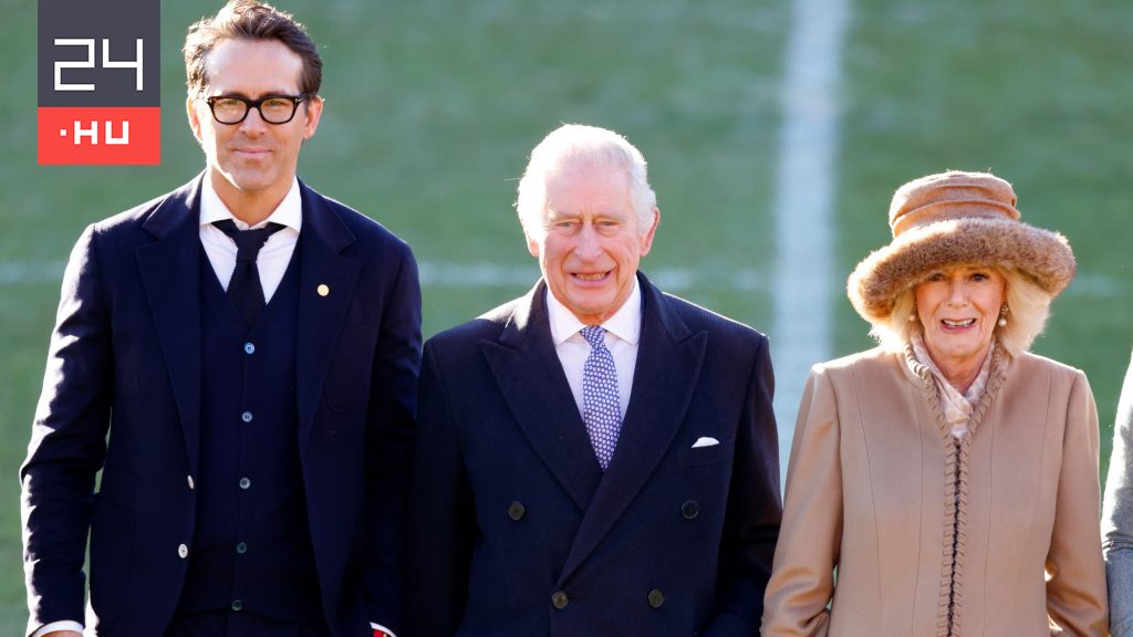 Ryan Reynoldsot egyszerűen levágták Károly és Kamilla képeslapjáról ...