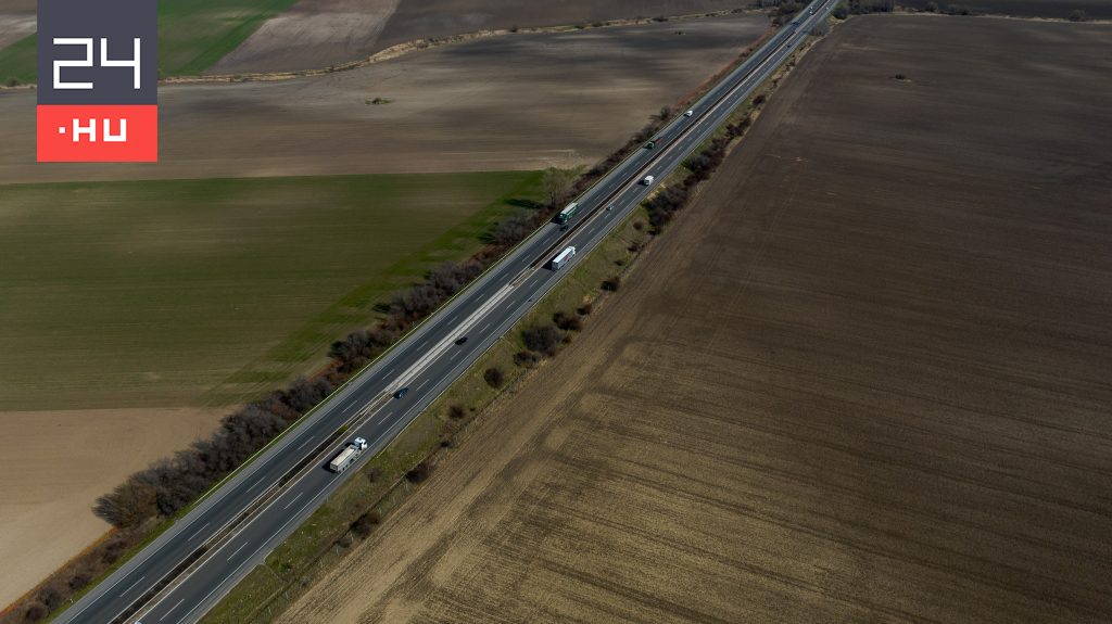 Kamionbaleset miatt több kilométeres dugó van az M1-esen | 24.hu