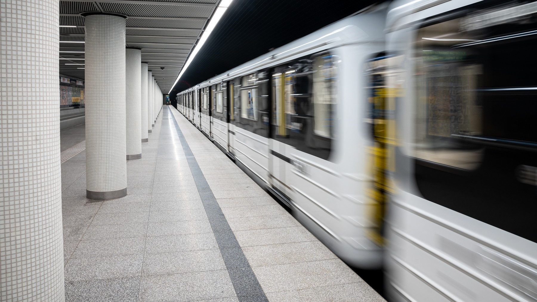 Mától ismét a teljes vonalon jár a 3-as metró | 24.hu