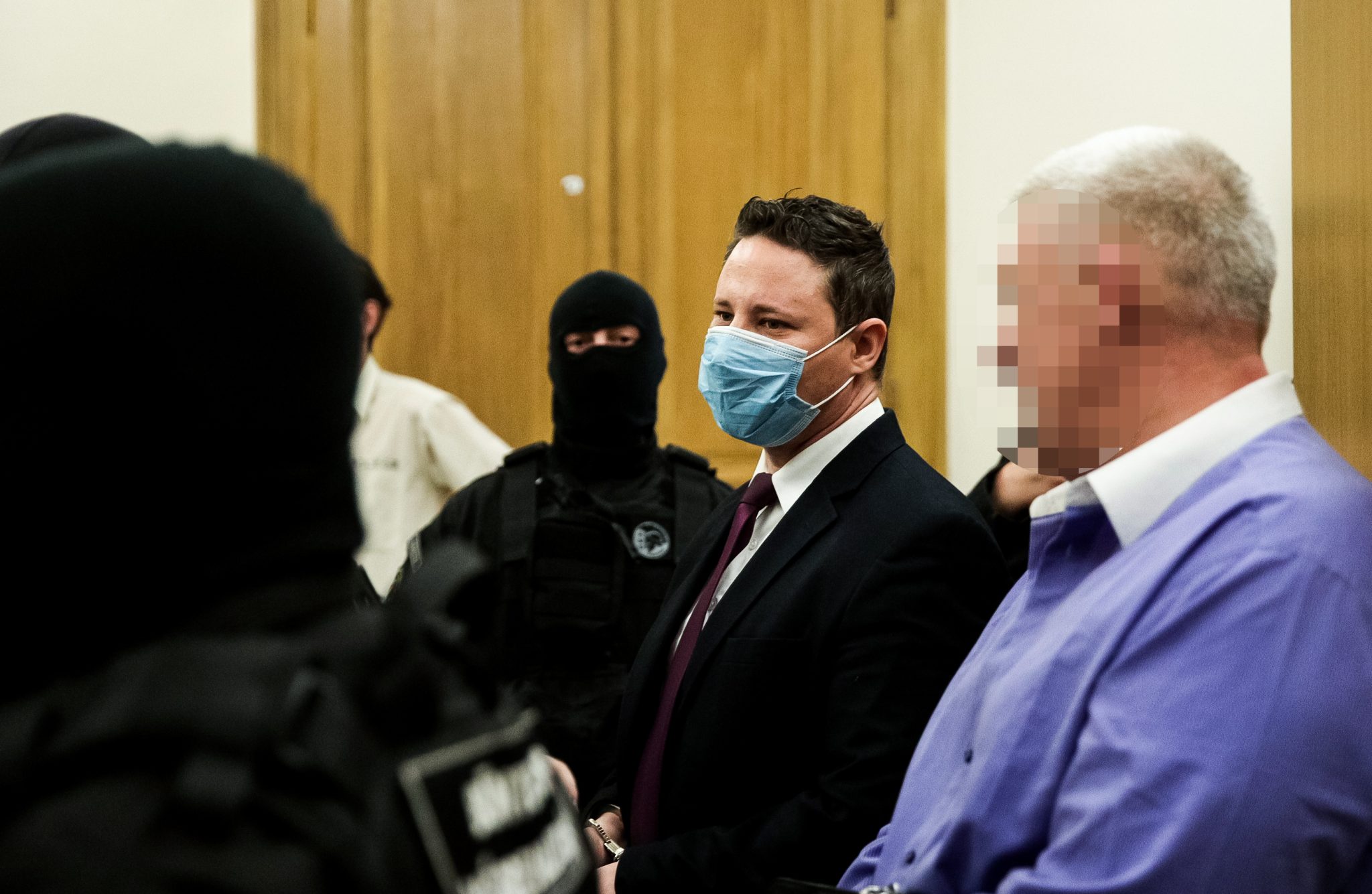 "Schadl nagyon jóban van Rogánnal, a végrehajtók székházában ...