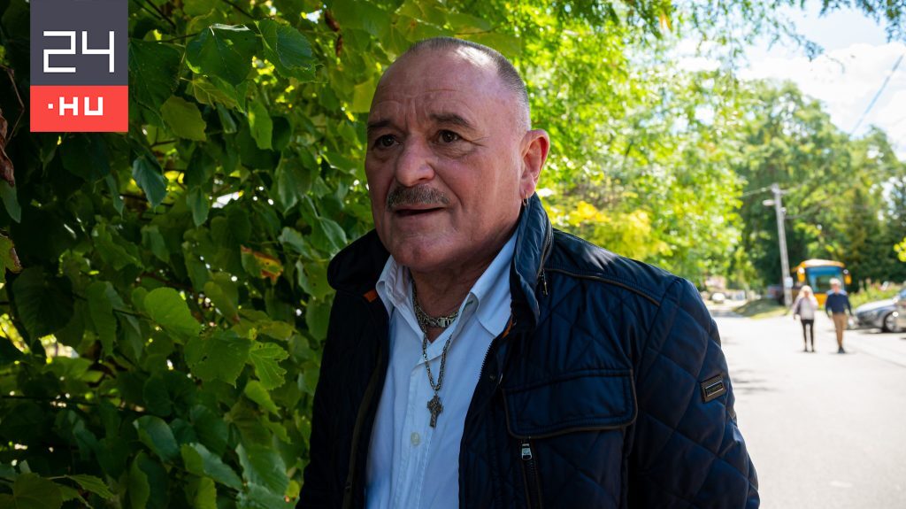 Nagy Feró hallókészüléket csináltatott, így a kocsmában tudott ...