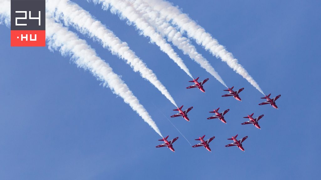 Ufót fotóztak egy légi bemutatón | 24.hu