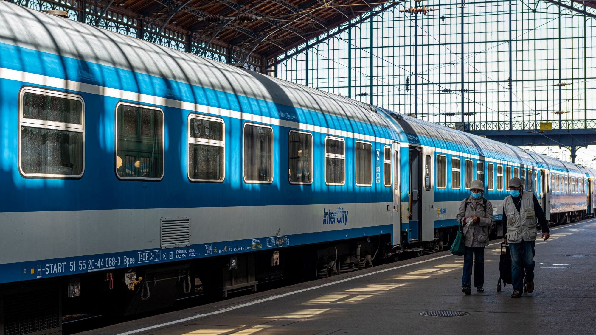 MÁV: a második generációs InterCity-kocsik légjavító berendezése ...