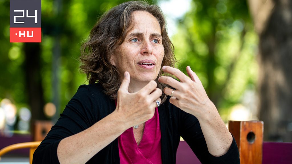 Tompa Andrea: Ideális esetben nem kéne tudnunk, hogy kik egy kiadó ...