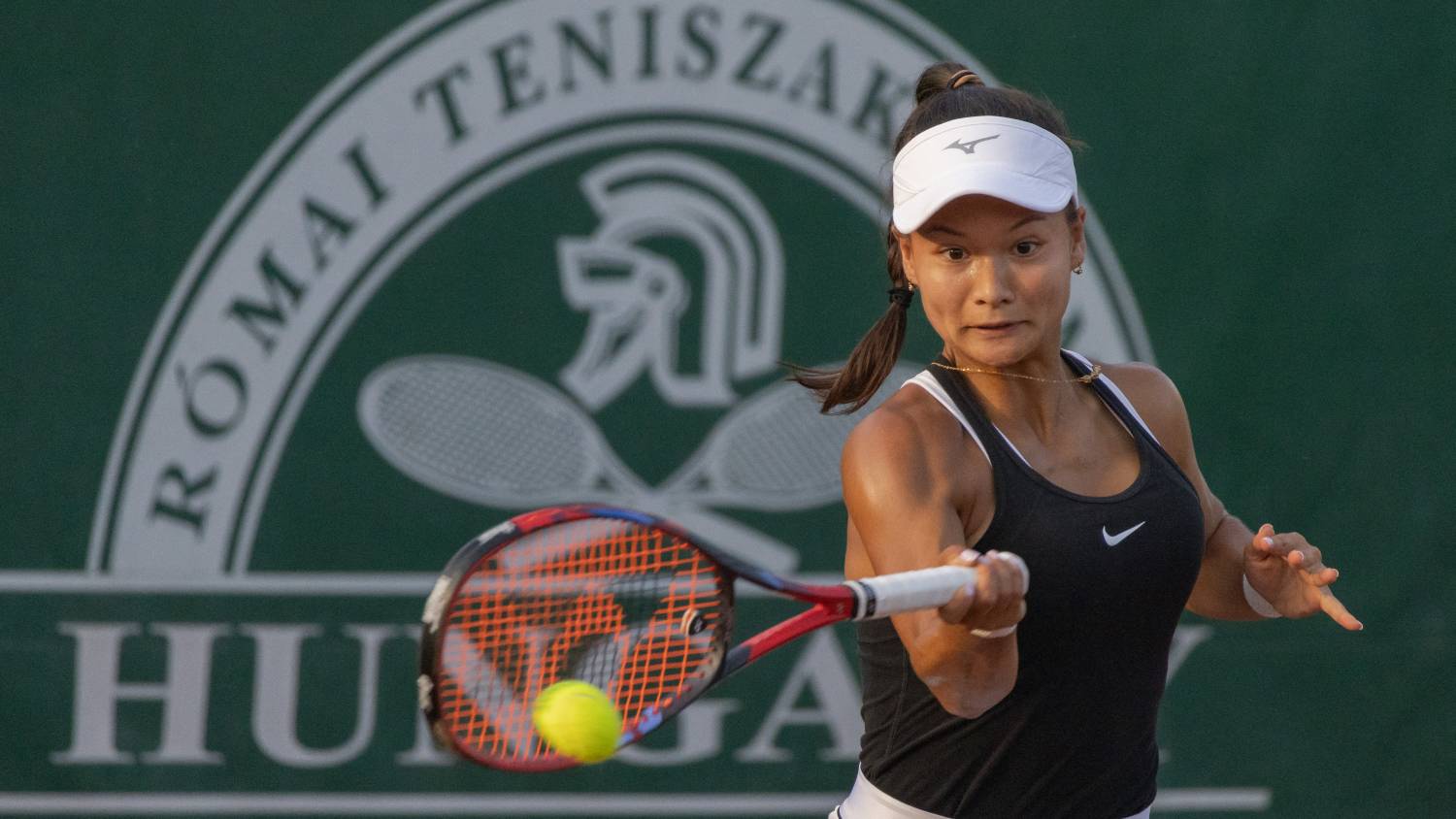 Botrányos meccse után Tóth Amarissa kiesett a budapesti tenisztornán ...