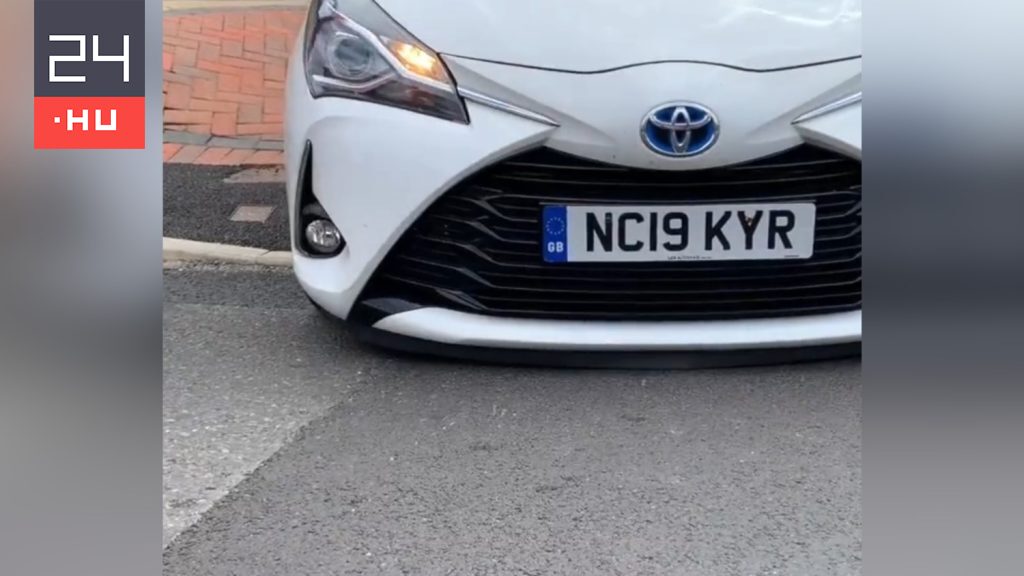 Megjavították a kátyús utat, azóta nem tud kiállni az udvarról egy brit ...