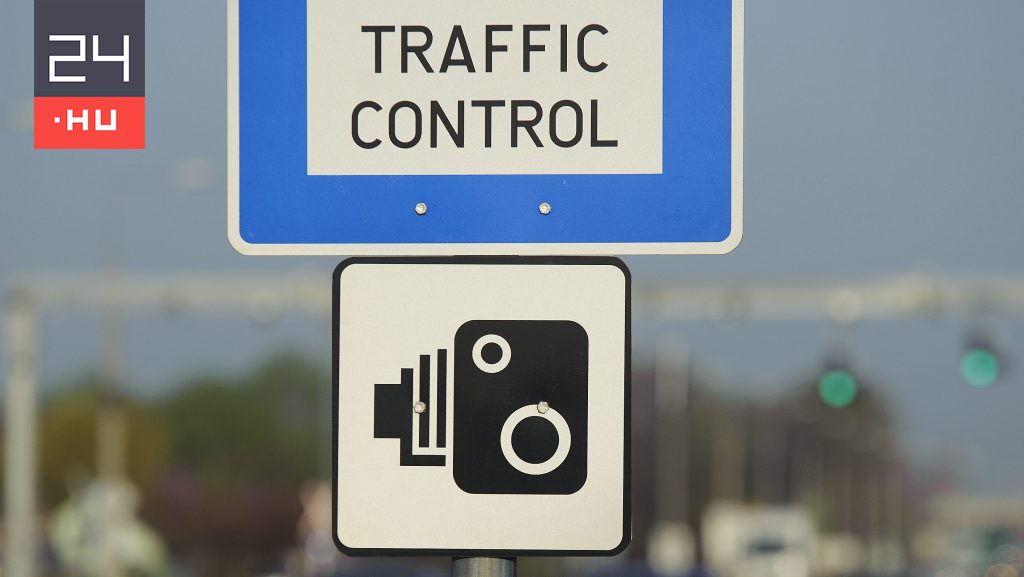 Felfegyverkezve elkövetett garázdasággal és rongálással gyanúsítják a ...