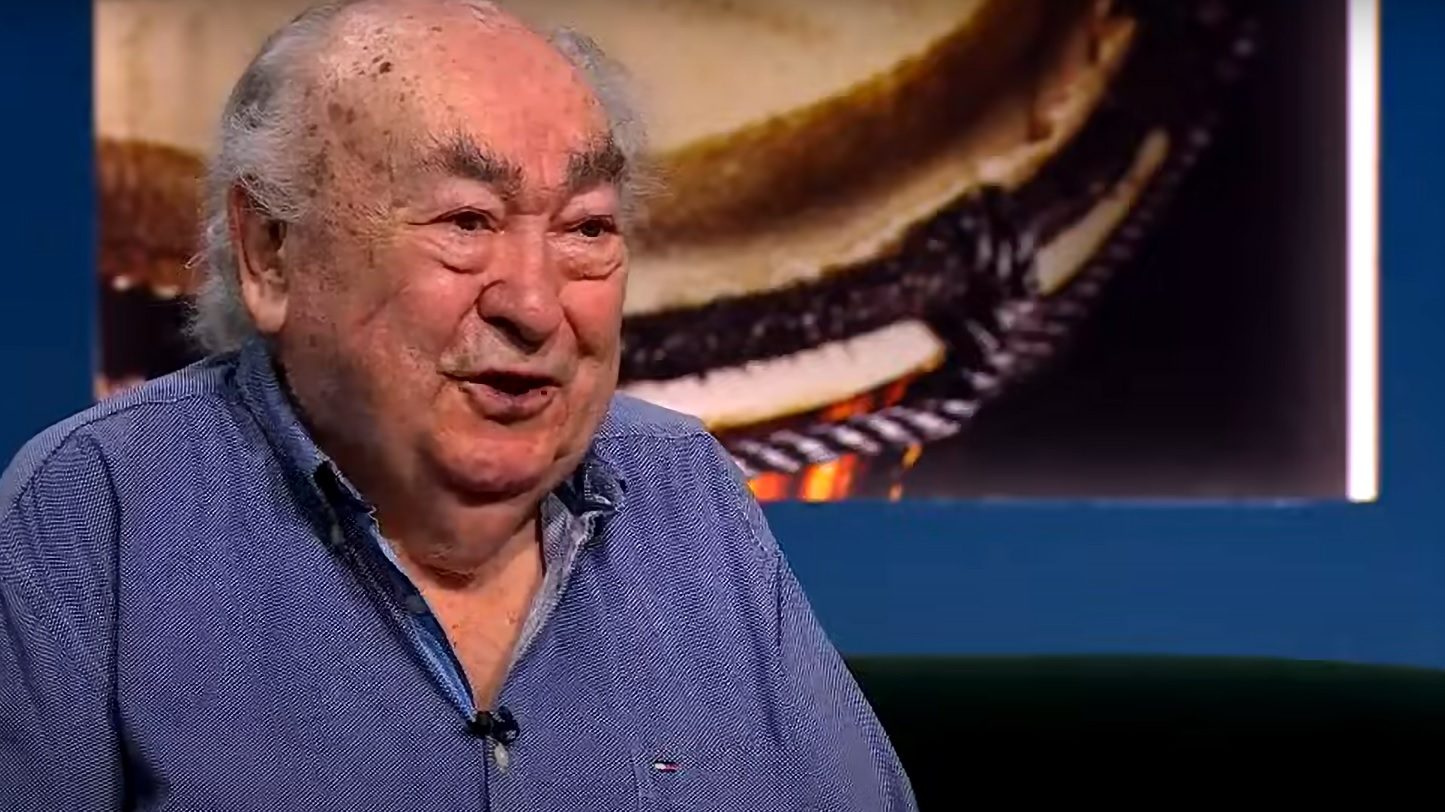 A független társulatok kivéreztetése ellen tiltakozva lemondott a ...