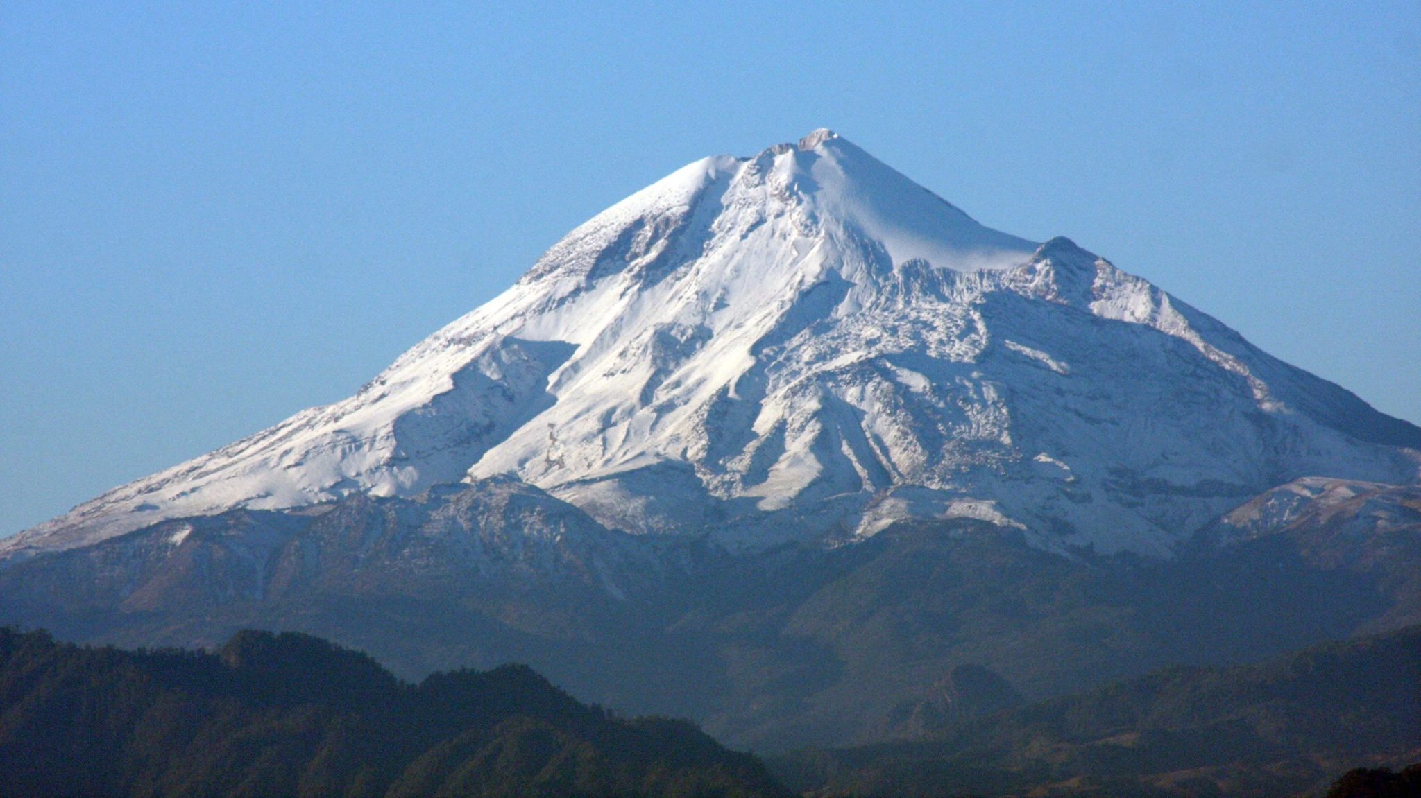 Meghalt négy hegymászó, miután lezuhant az 5675 méter magas hegyről | 24.hu
