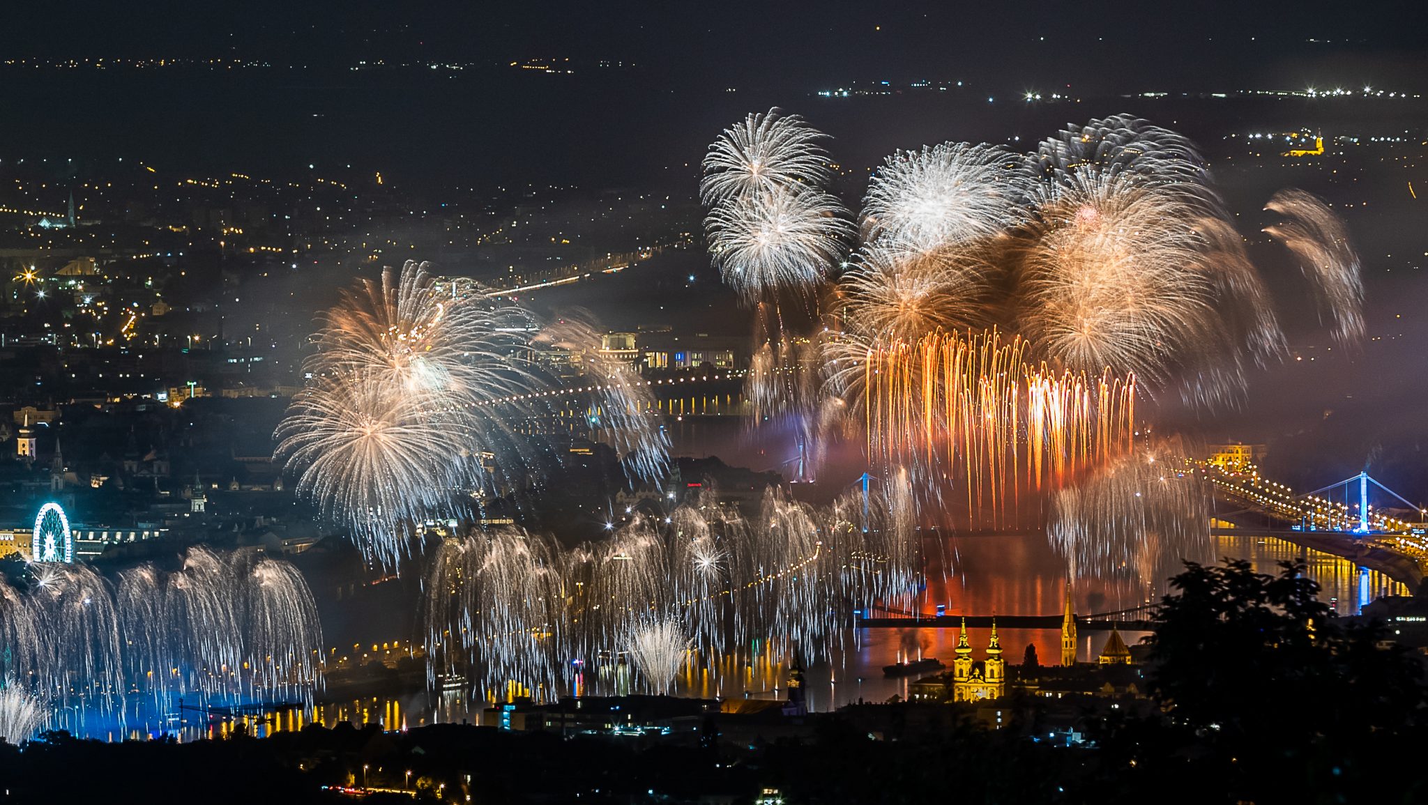 A sör 350, a perec 300 forint lesz augusztus 20-án | 24.hu