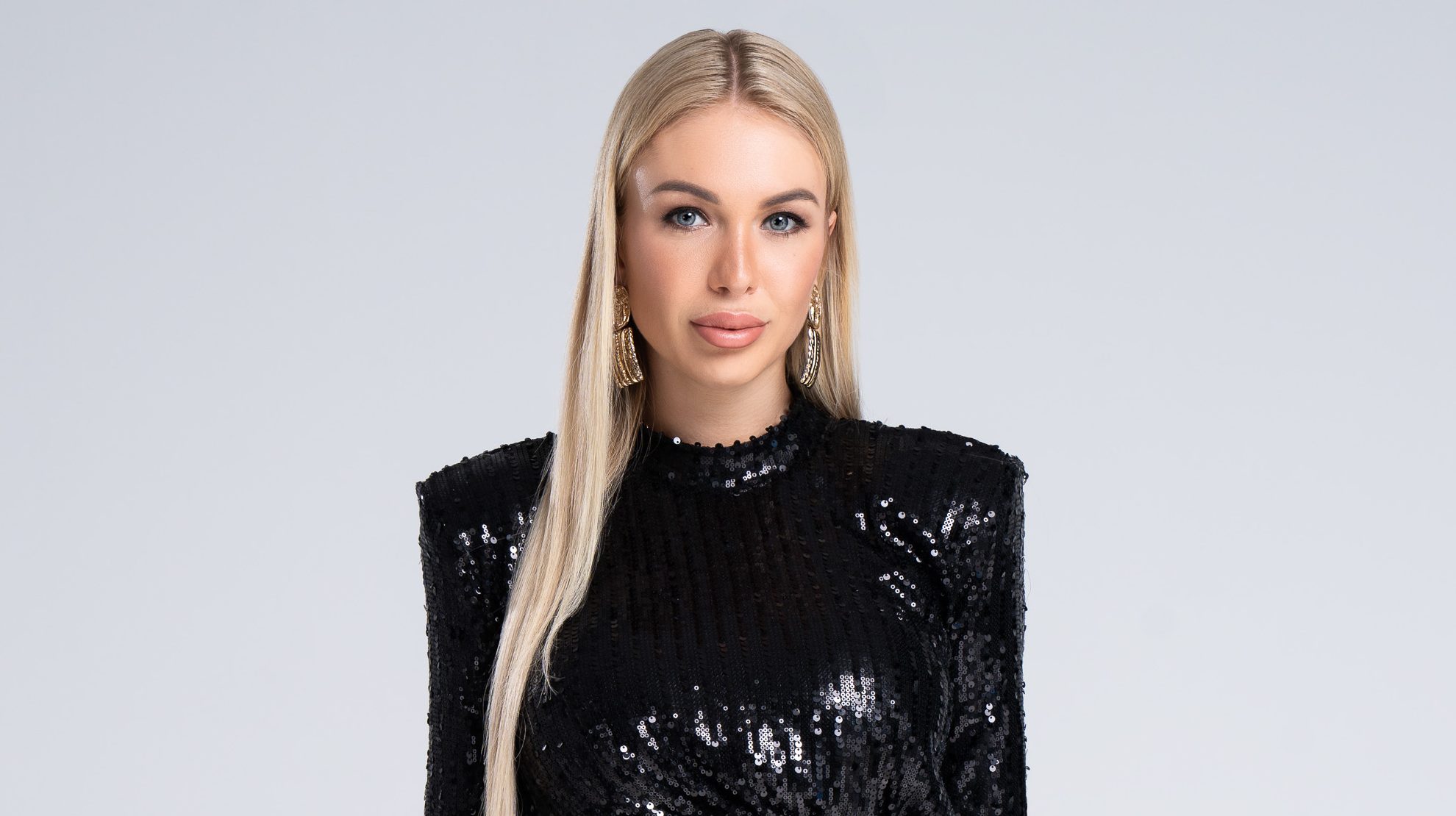 Kőgazdag fiatalok: akár nyolcvanéves férfivel is szívesen együtt lenne ...