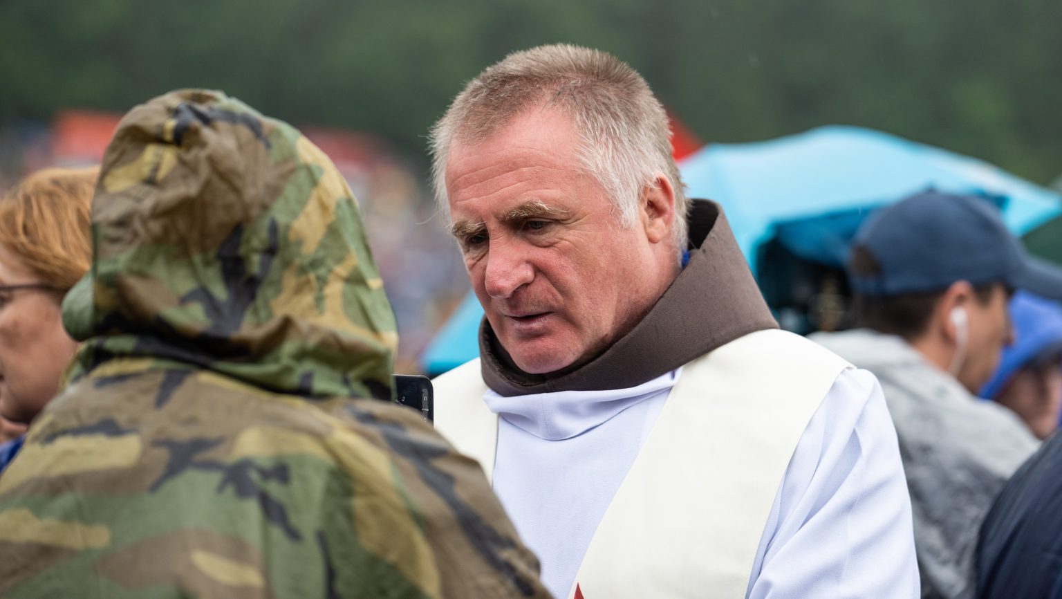 Félbeszakította az interjút és otthagyta a Népszava újságíróját Böjte ...