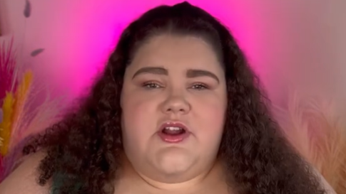 A plus size influenszer szerint ki kellene szélesíteni a folyosókat a ...