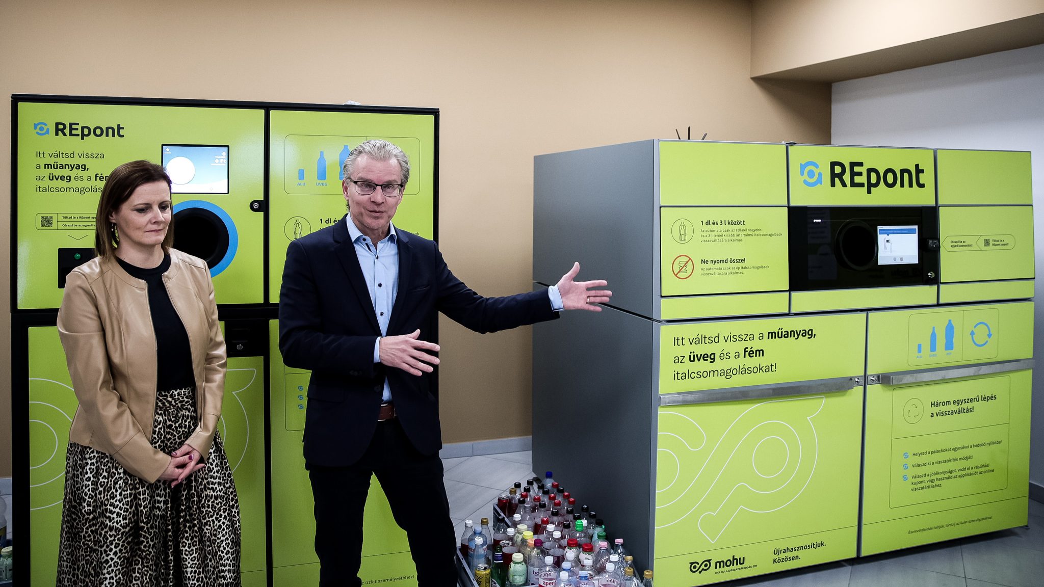 Bemutatták a palackvisszaváltó automatákat, 4-5 ezer visszaváltási ...