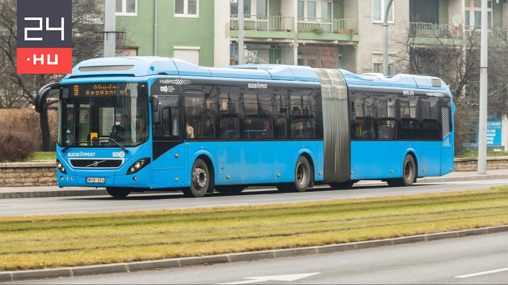 Lángolt egy BKV-busz kereke Budapesten | 24.hu