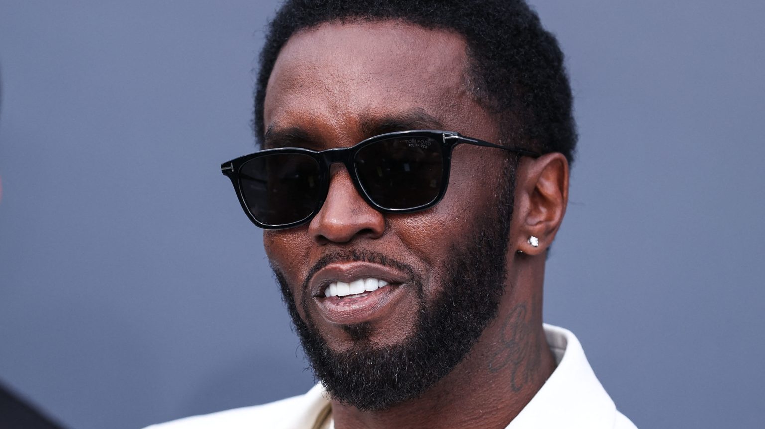 Azzal vádolják P. Diddyt, hogy két társával együtt erőszakolt meg egy ...