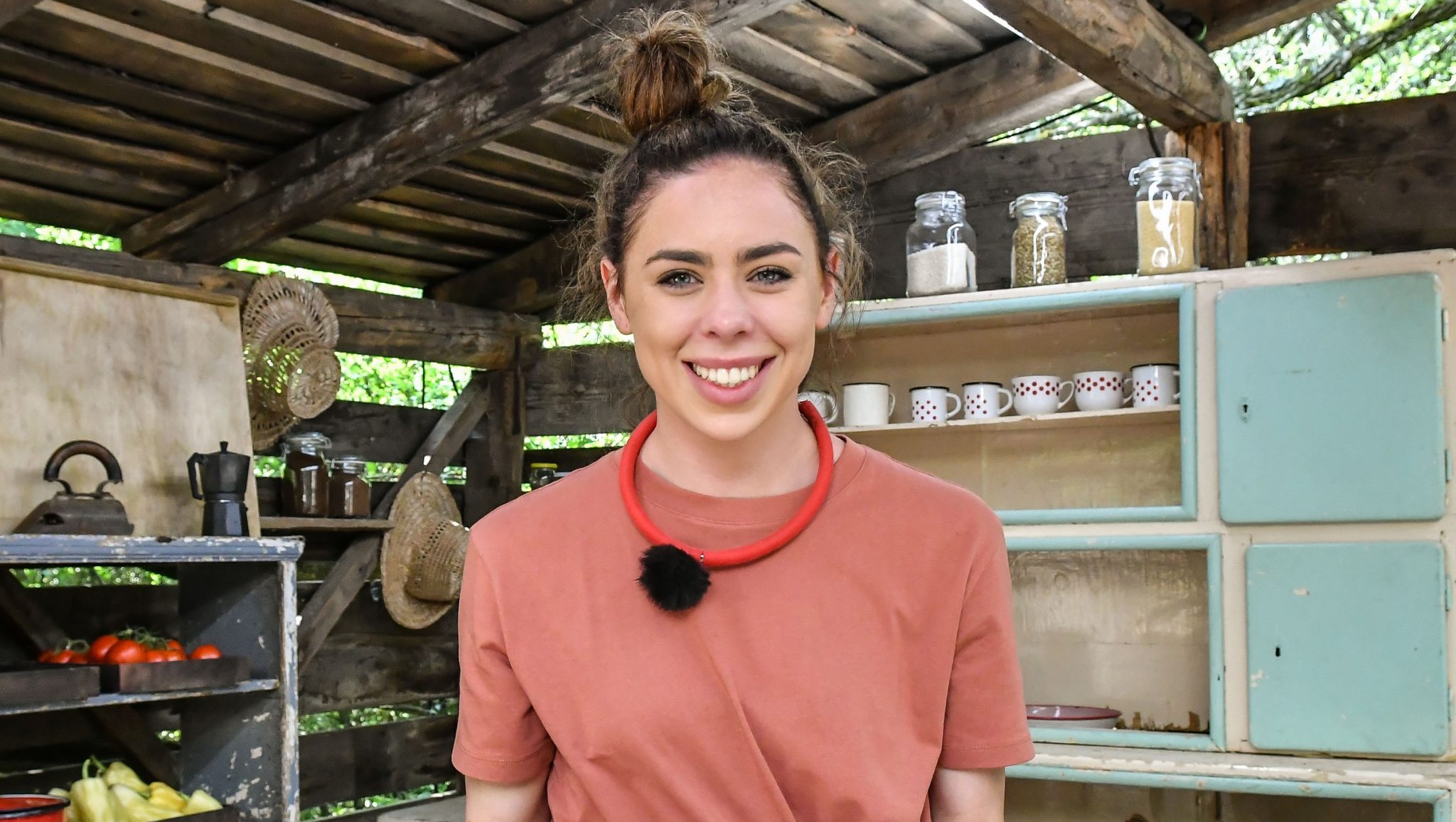 Lissák Laura 27 napig nem mosott hajat a Farm VIP forgatása alatt | 24.hu