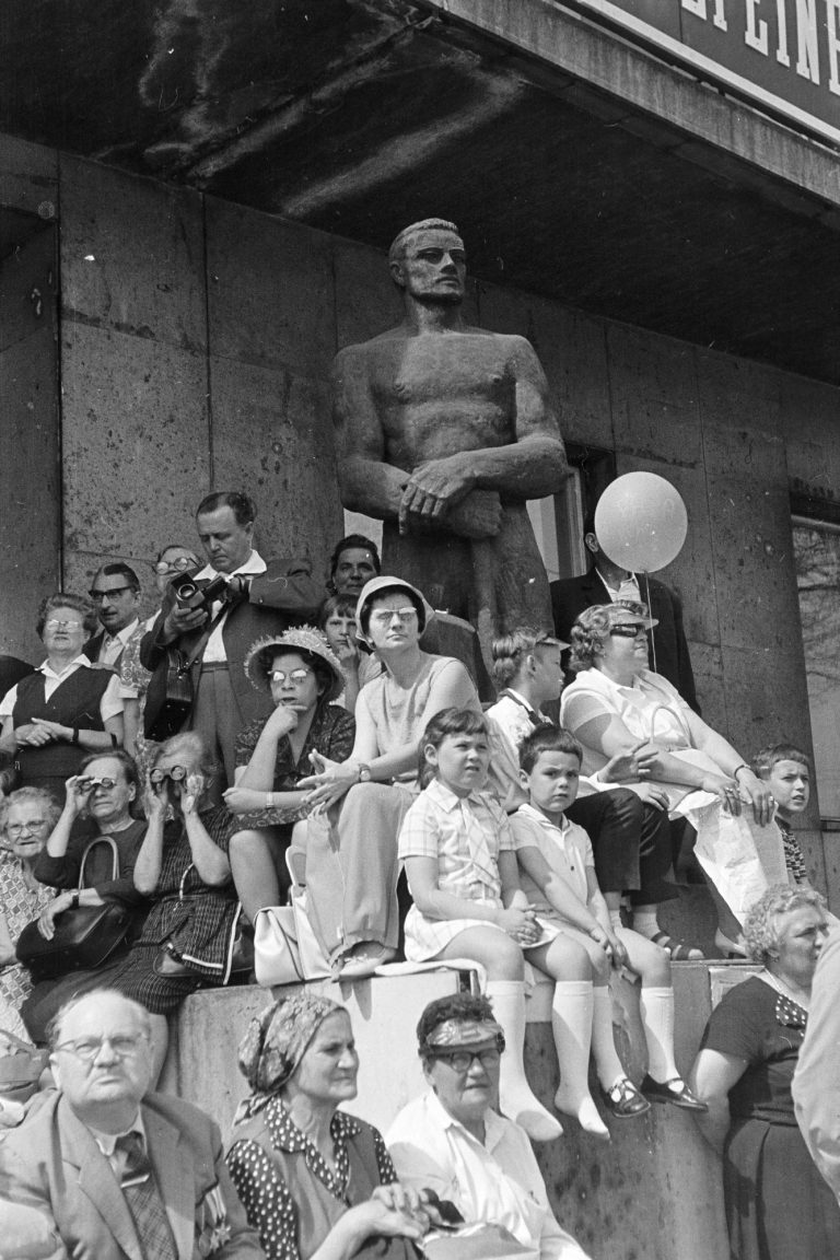 Az utcai fotózás művészete – Így vadászta a döntő pillanatot Kereki ...