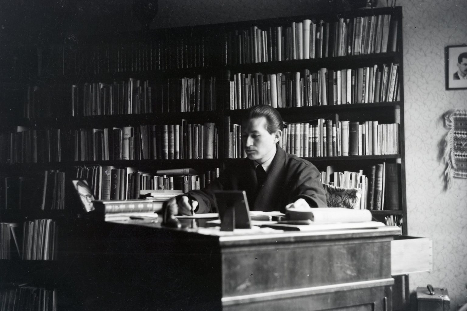 Falusi keresztelőtől a fecskenadrágos Lator Lászlóig – Fodor András ...