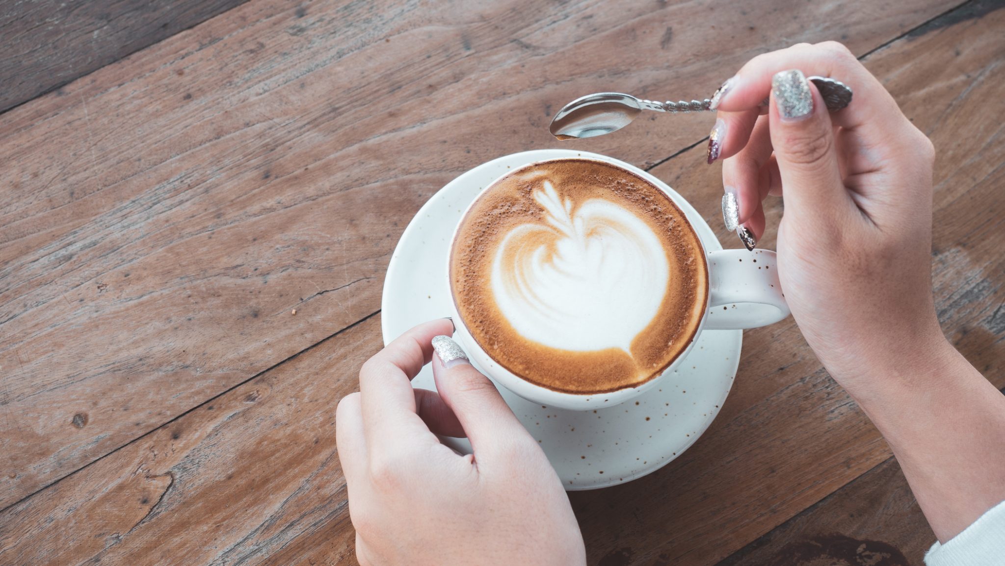 Keddi friss hírek, forgalom, időjárás – Reggeli pakk | 24.hu