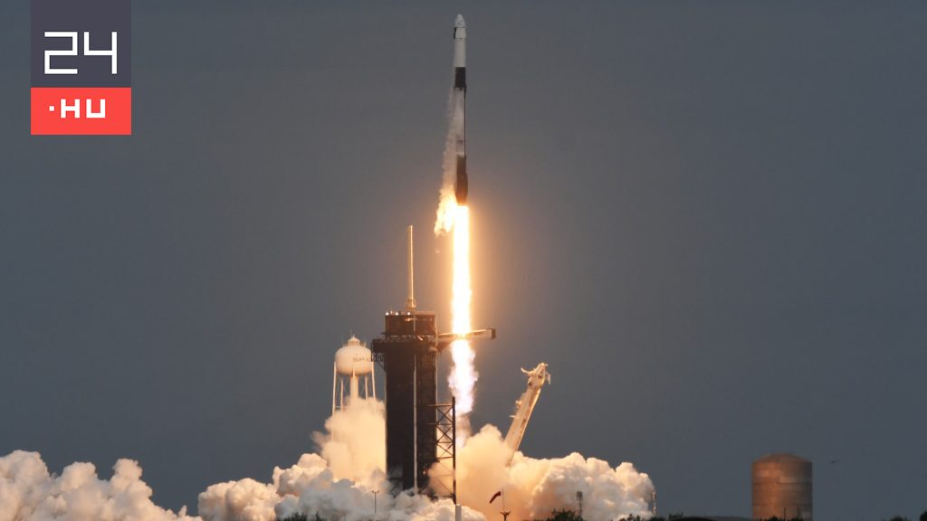 Útnak indult az első török űrhajós | 24.hu