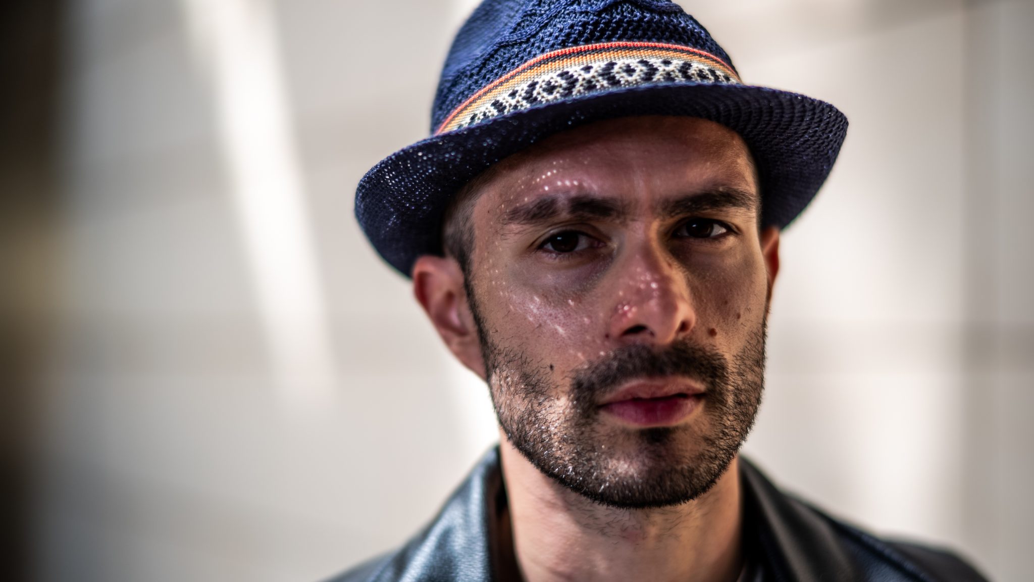 Kéthónapos korában elpusztult mentett macskájának dedikálta arénás ...