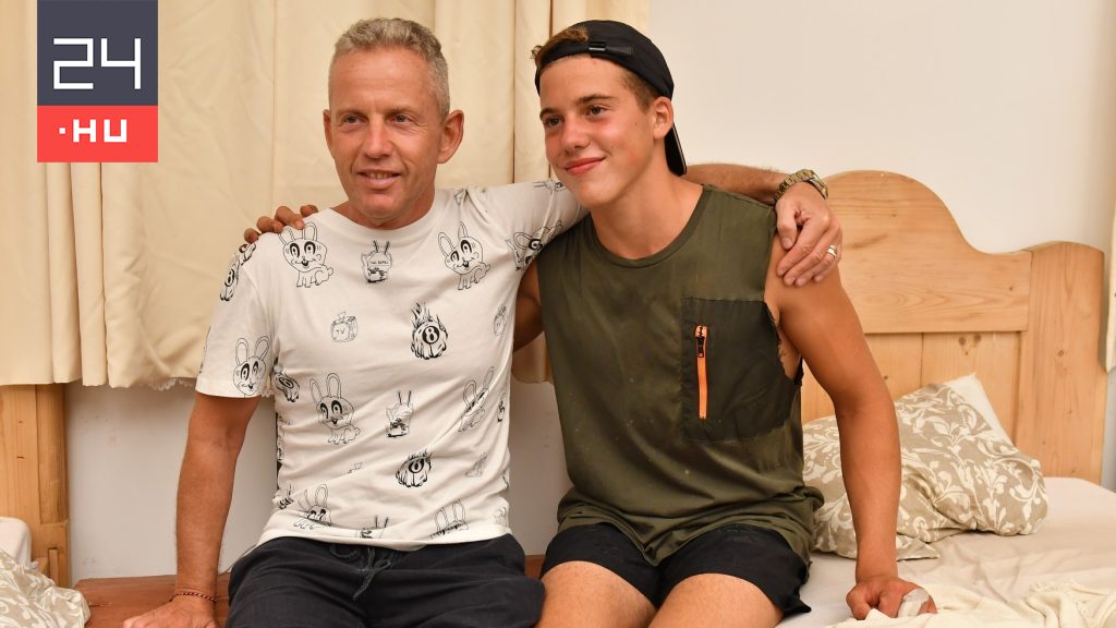 Schobert Norbi videóval szemléltette, szerinte mennyire jól énekel ...