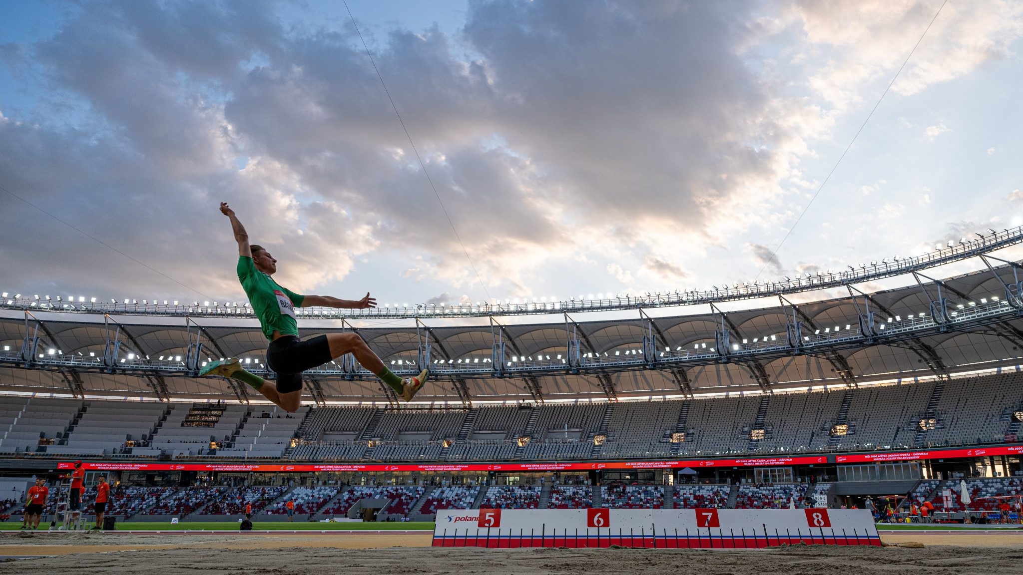 "Növelné a drámát" – megreformálnák a távolugrást | 24.hu