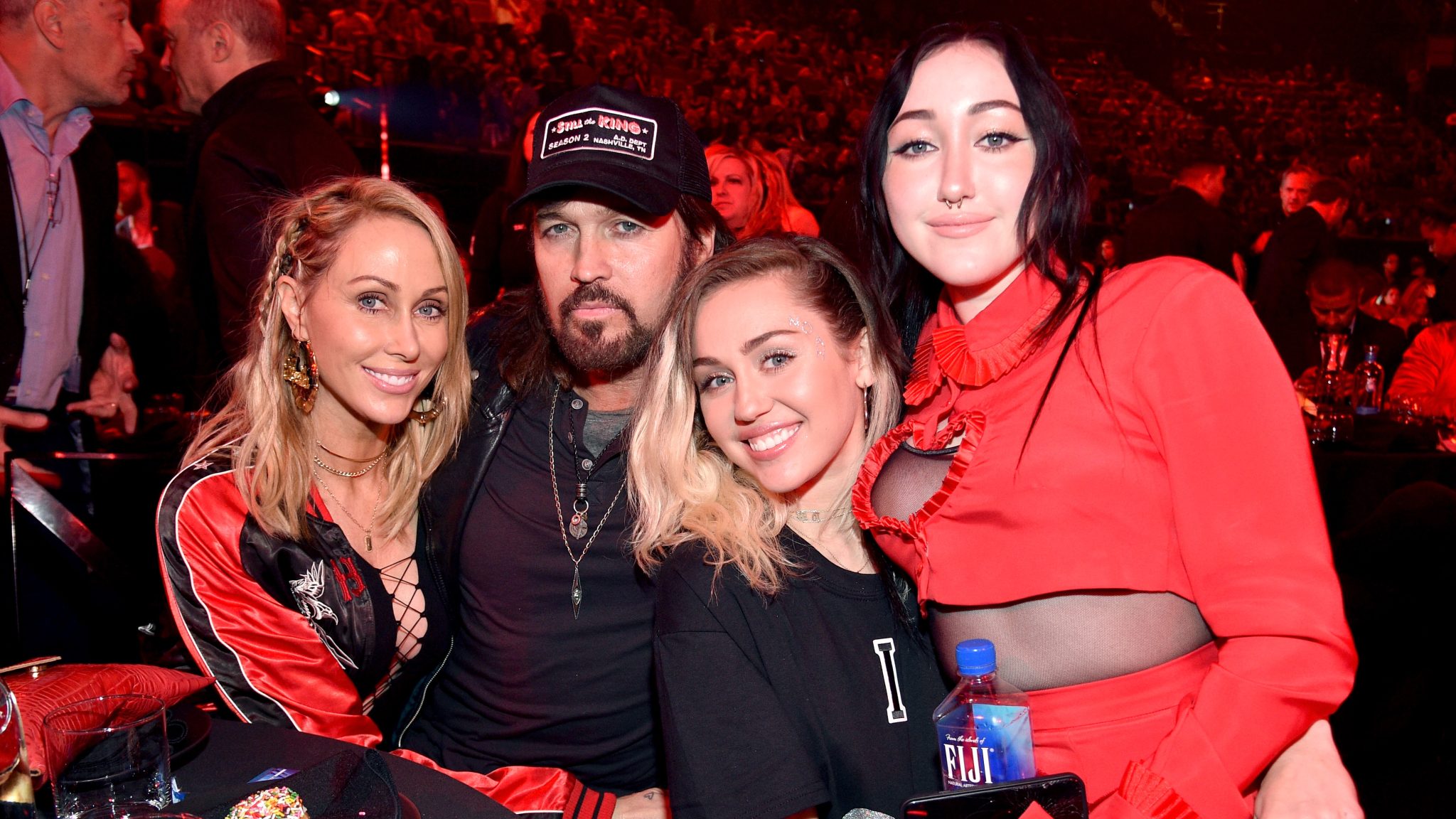 Nézd meg a lányát, vedd el az anyját – Miley Cyrus családjában ez ...