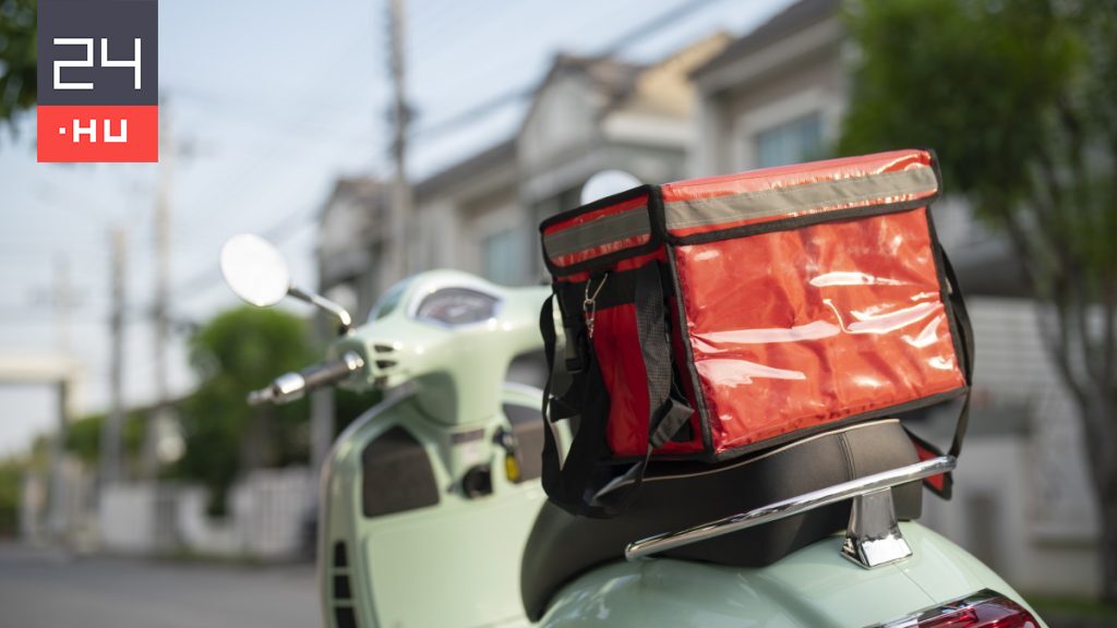 Leharapta a futár a pizzát rendelő férfi ujját | 24.hu