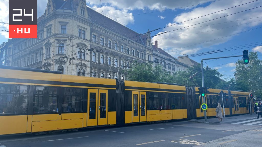 A 4-6-os villamos húsz percig keresztben lezárta a Baross utcát | 24.hu