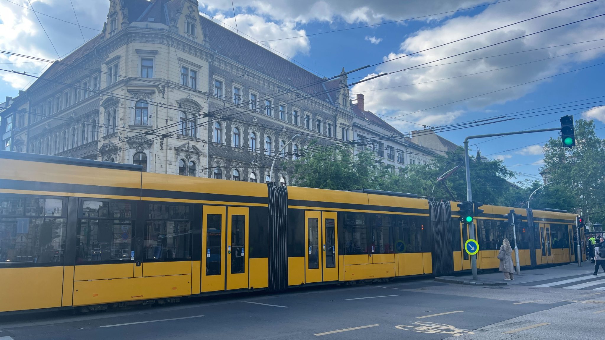 A 4-6-os villamos húsz percig keresztben lezárta a Baross utcát | 24.hu