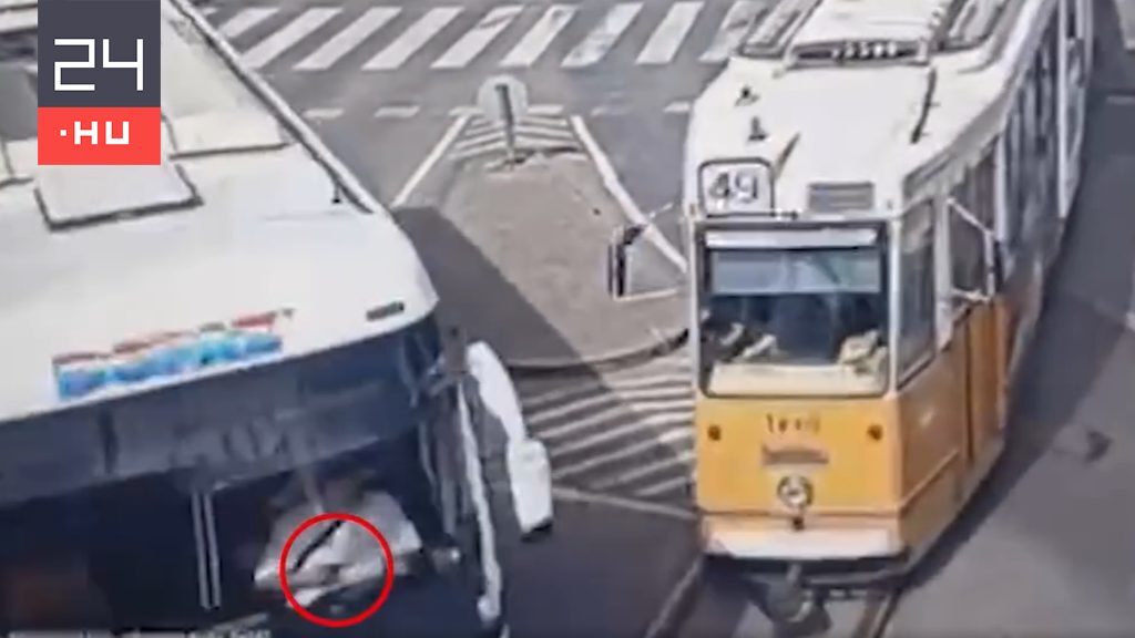 Mobilozhatott a 49-es villamossal ütköző turistabusz vezetője – videón a baleset | 24.hu