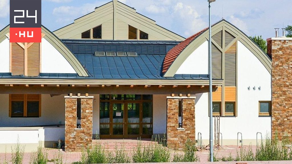 Rendezik a pénzügyeket Lázárék, kinyithat a rétsági tanuszoda | 24.hu