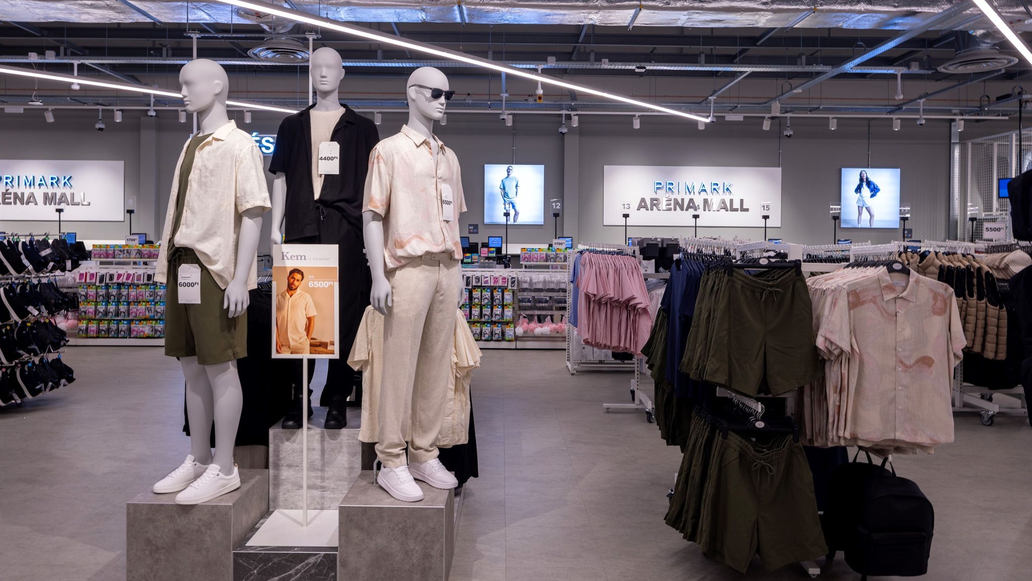 Ma végre megnyit az első magyarországi Primark | 24.hu