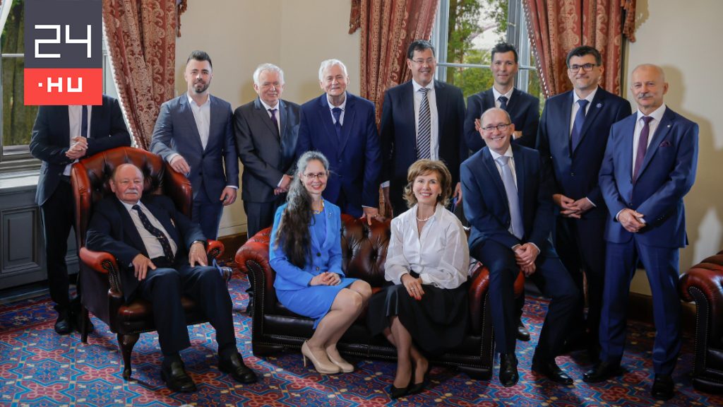 Csodálatos doktorok díjátadója | 24.hu