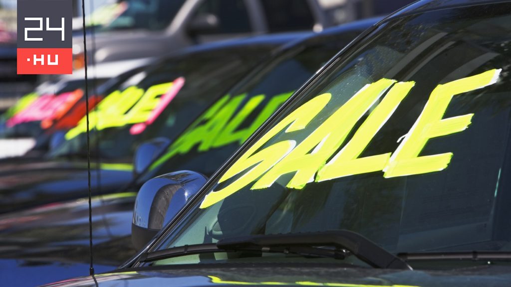 Feltört egy autót és közben magára hívta a rendőröket egy nő Floridában ...