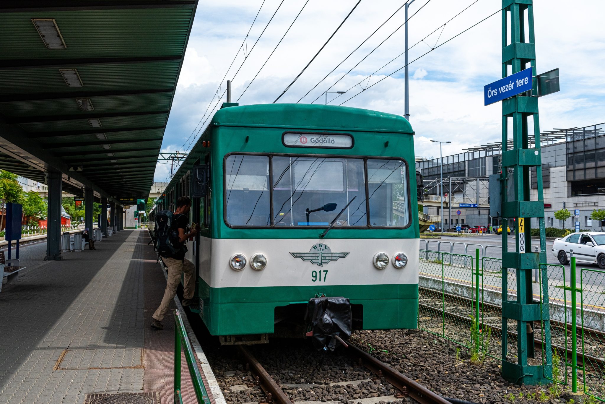Kritikus a helyzet a gödöllői HÉV-en, ahol bódult, ittas emberek vették ...