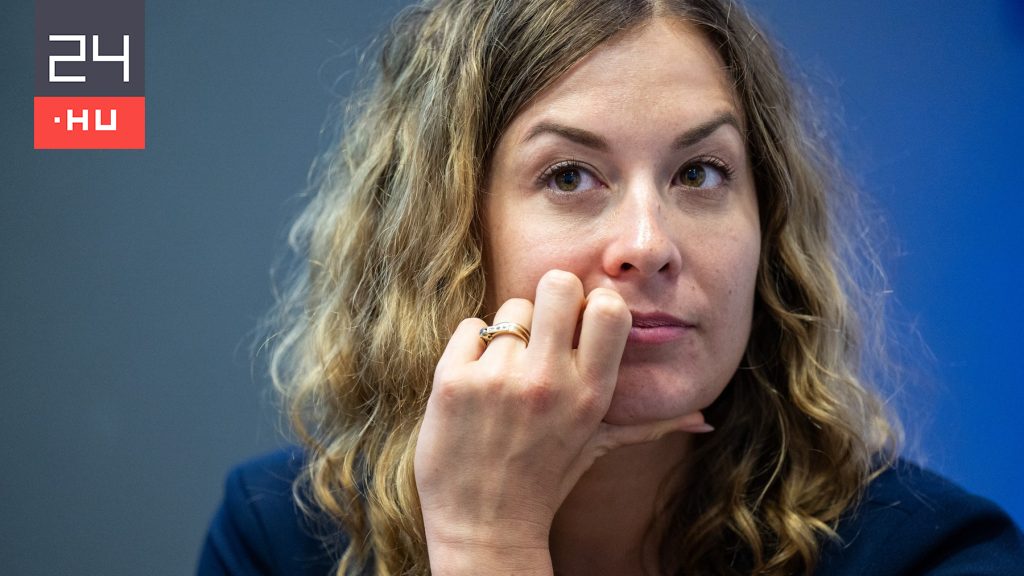 Cseh Katalin megkérte a megafonosokat, töröljék a videót, amiben ...