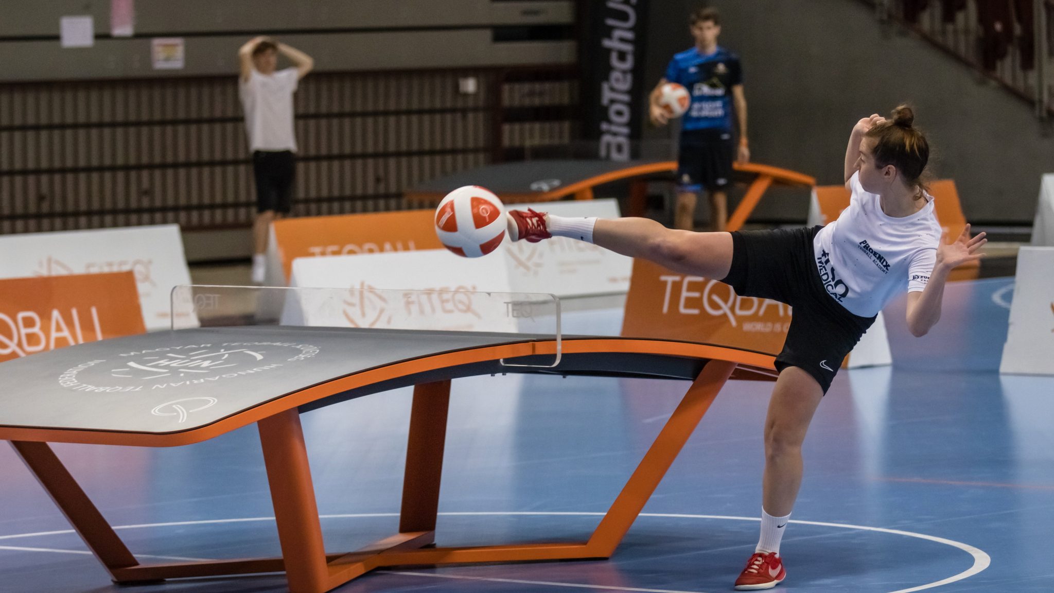 Kirúgta dolgozóinak nagy részét a biatorbágyi Teqball-asztal gyár | 24.hu