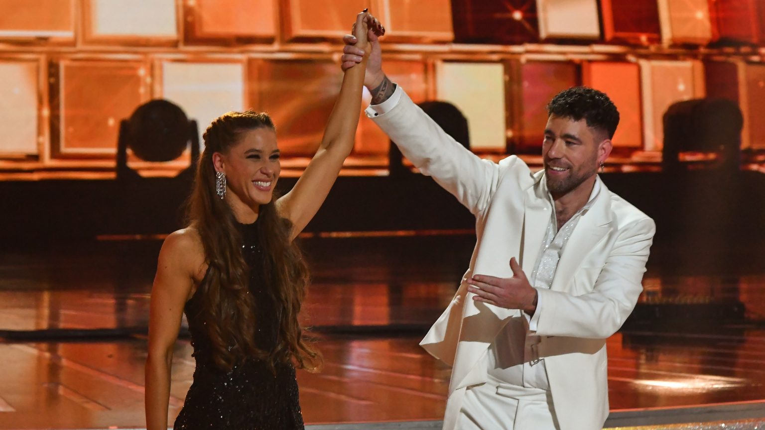 Krausz Gábor Mr. és Mrs. Smith-re hajazó közös fotóval köszöntötte ...