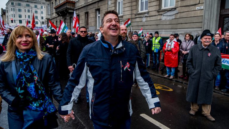 Bukott a Kúrián is Bayer Zsolt felesége: elutasították vérplazmaügyben ...