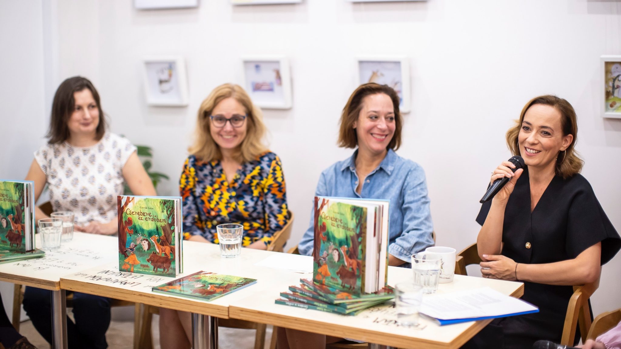 Még nem készült ilyen mesekönyv hazánkban: Cserebere az erdőben – a ...