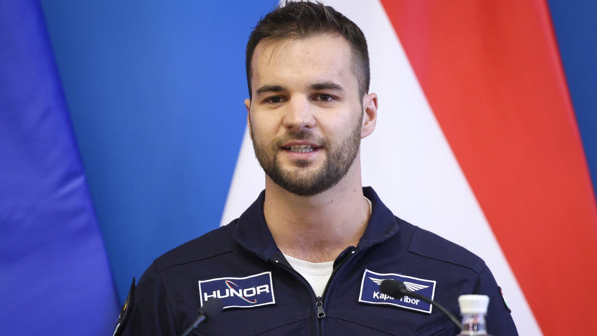 70 féle űrételt kellett zsinórban végigkóstolnia a következő magyar ...