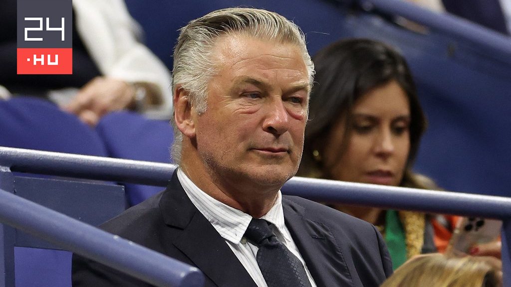 A forgatáson agyonlőtt operatőr édesanyja szerint Alec Baldwin ...