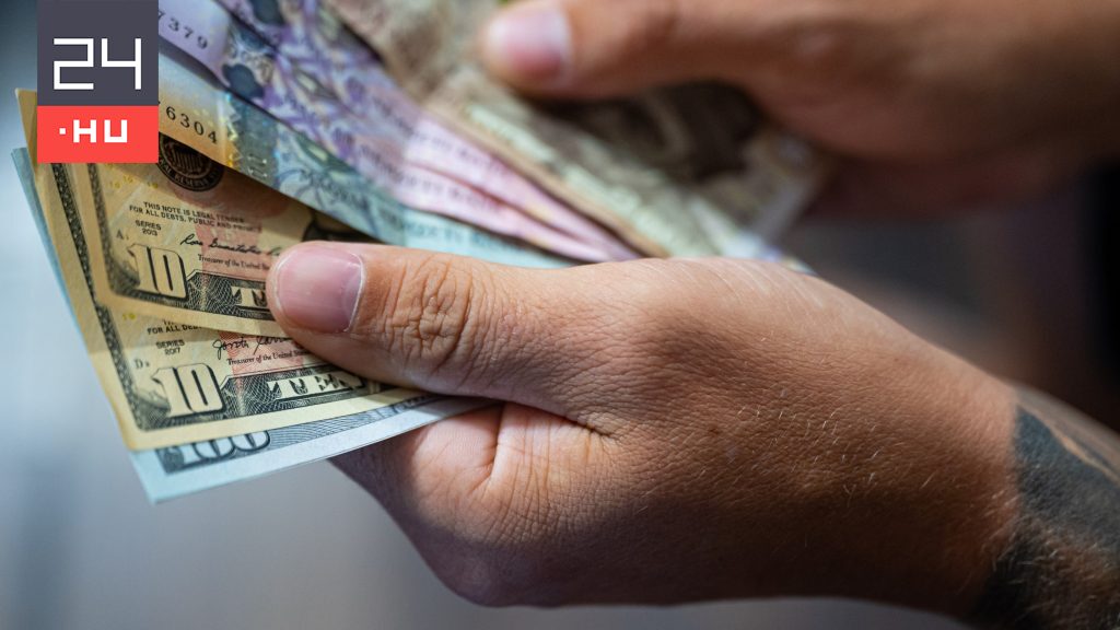 Forint: álmos hétkezdés, erősödő dollár | 24.hu