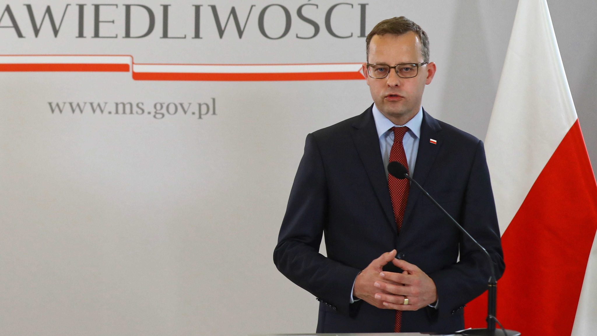 Politikai menedékjogot kapott Magyarországon egy korrupcióval vádolt lengyel politikus, aki ...