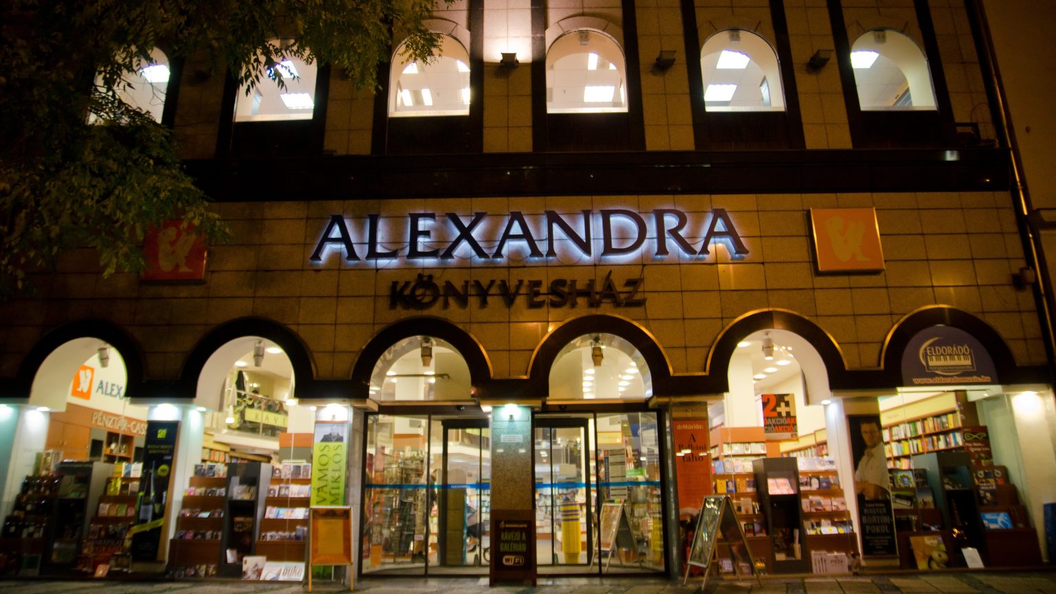 Index: Vádemelés nélkül zárult le az Alexandra-ügy, 3,5 milliárdnyi kár ...