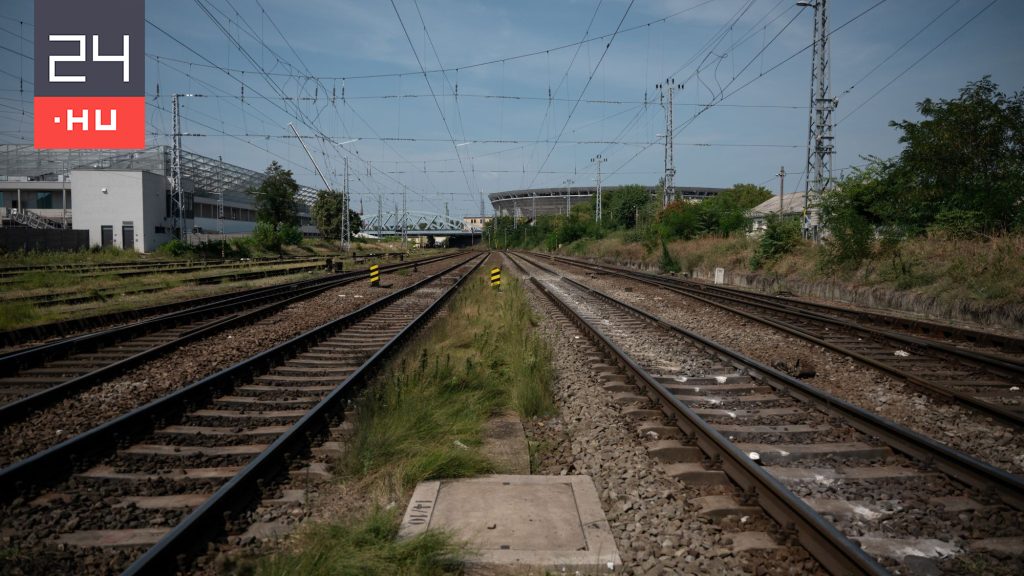 Tiltó jelzés ellenére haladt a vonat, szünetelt a forgalom a Keleti és ...