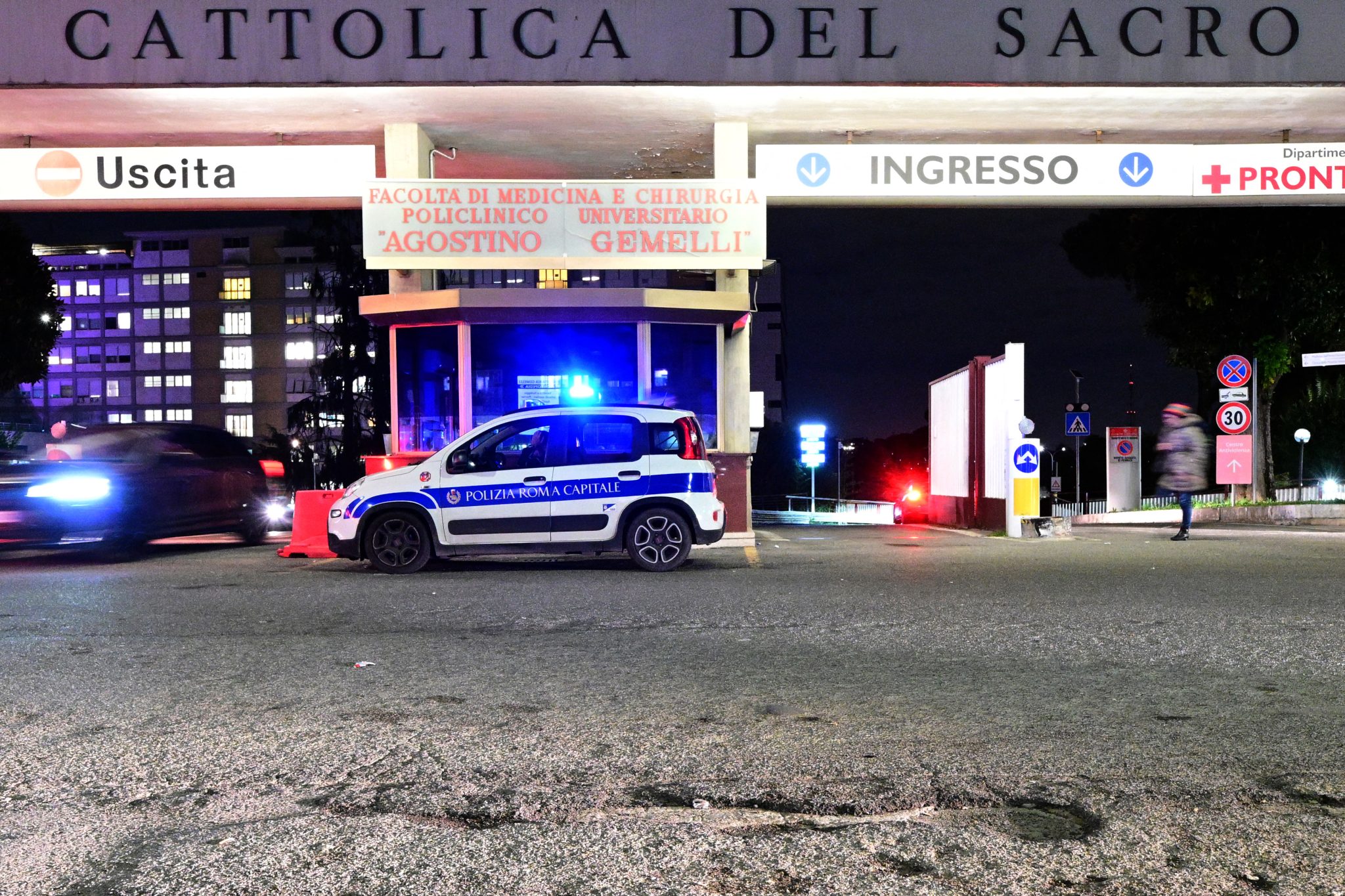 Nem állhat üresen a pápai trón: Ferenc pápa hozzájárult, hogy szükség ...